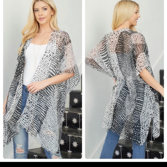 riah fashion | Other | Riah Fashion Black And White Kimomo | Poshmark